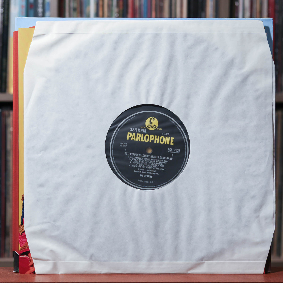 The Beatles - Sgt. Pepper's Lonely Hearts Club Band - 2LP W/ INSERTS 2